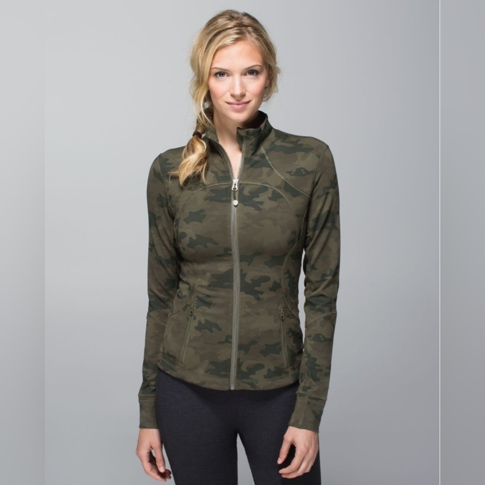 Lululemon Forme Jacket In Savasana Camo Fatigue Green - Gem